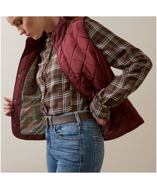 Women's Ariat Woodside Quilted Button Gilet